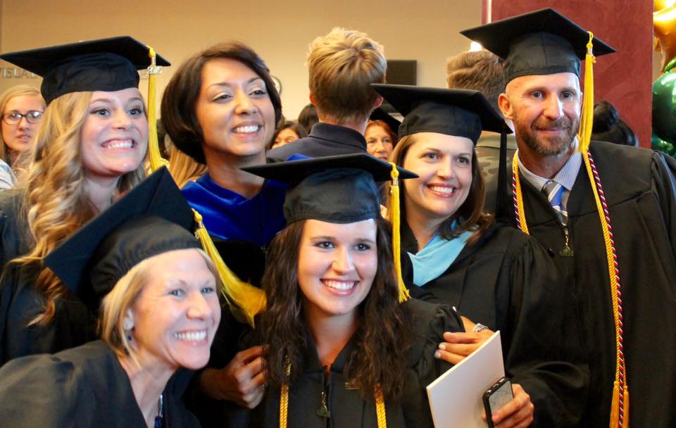 7 Things Attendees Should Expect at a College Commencement Ceremony ...