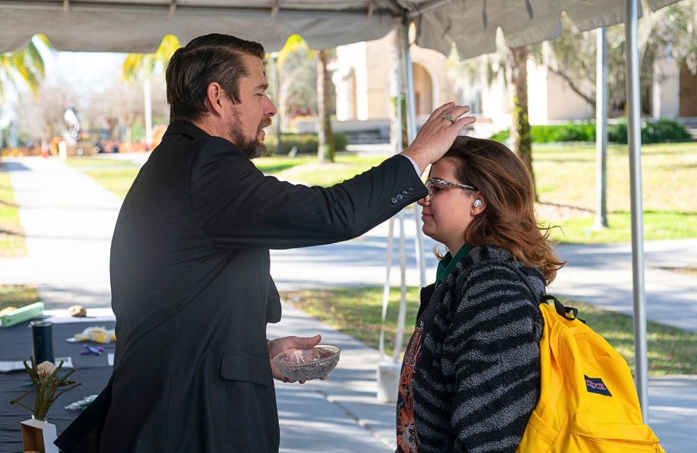 Demonstration Of Faith: Saint Leo University Community Joins In Ash ...